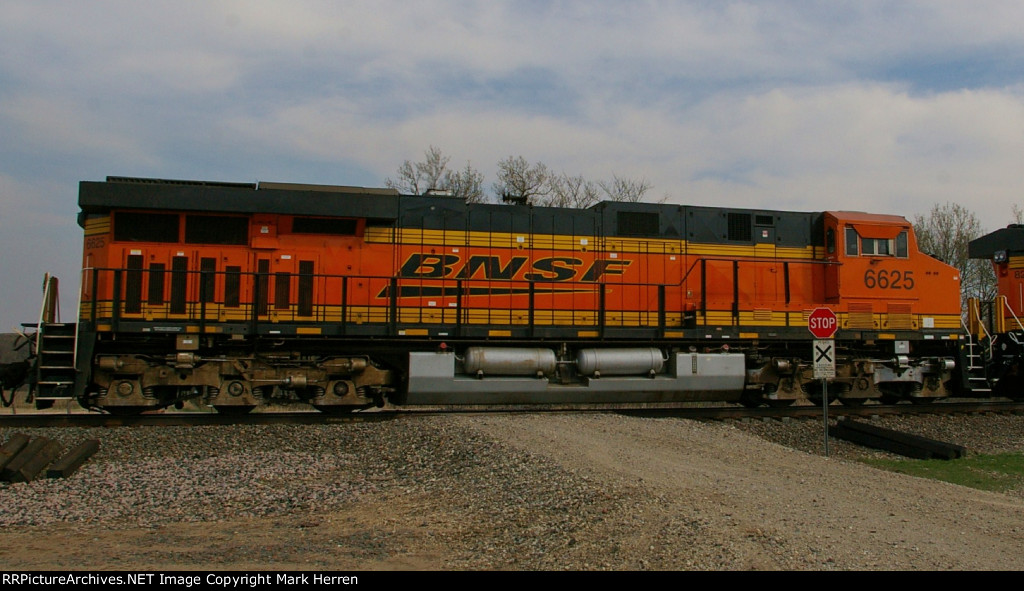 BNSF 6625